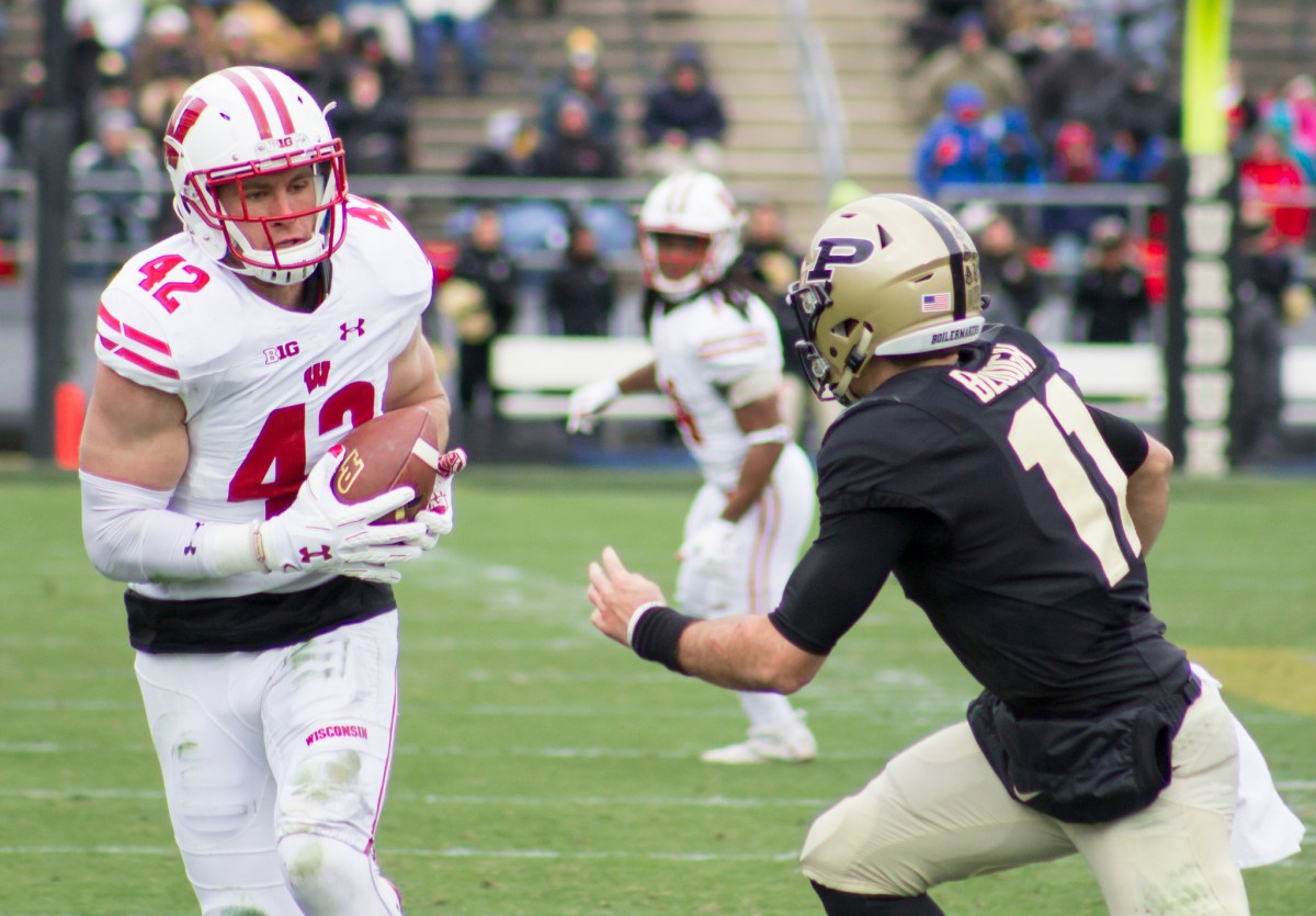 Photos: #7 Wisconsin Badgers Dominate Purdue Boilermakers for Drew ...