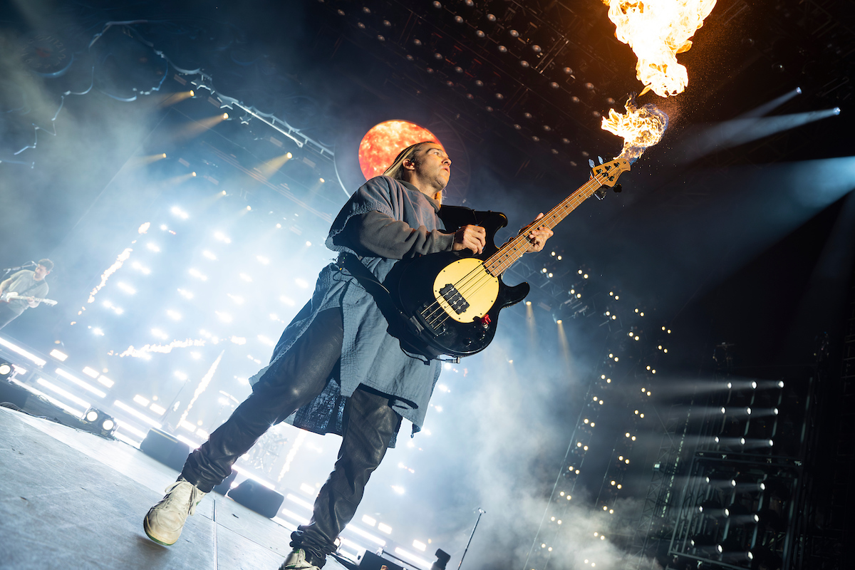 Review: Fall Out Boy’s Electrifying Homecoming at Chicago’s Wrigley ...