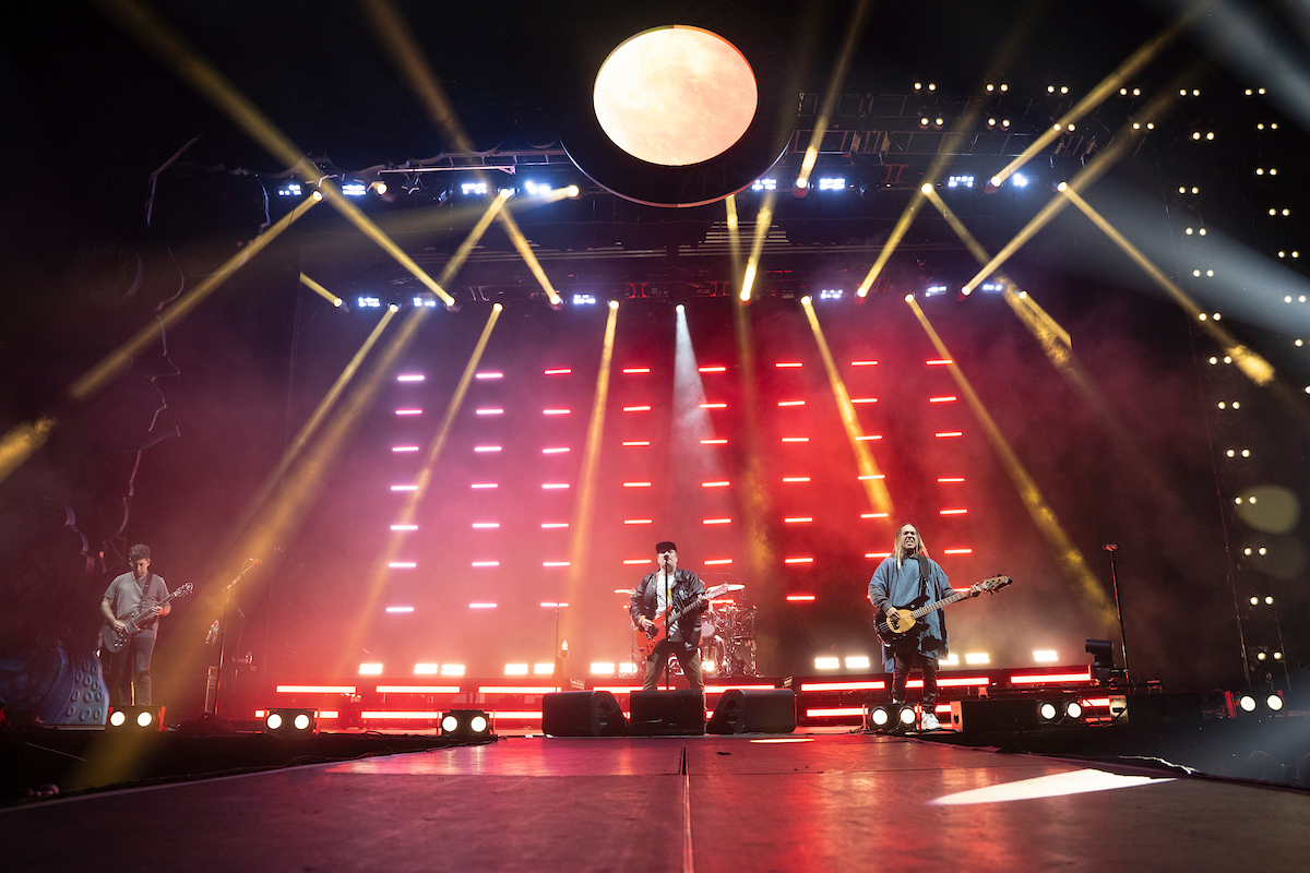 Review: Fall Out Boy’s Electrifying Homecoming at Chicago’s Wrigley ...
