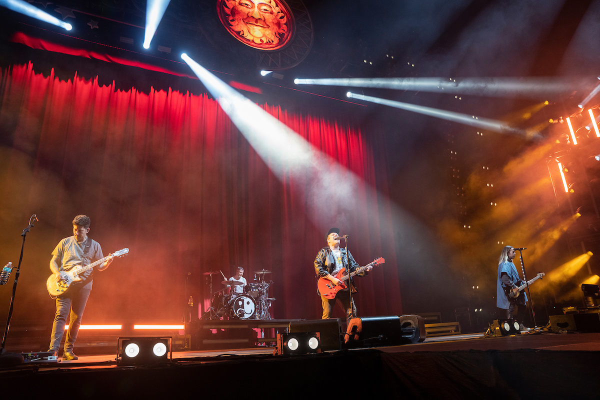Review: Fall Out Boy’s Electrifying Homecoming at Chicago’s Wrigley ...
