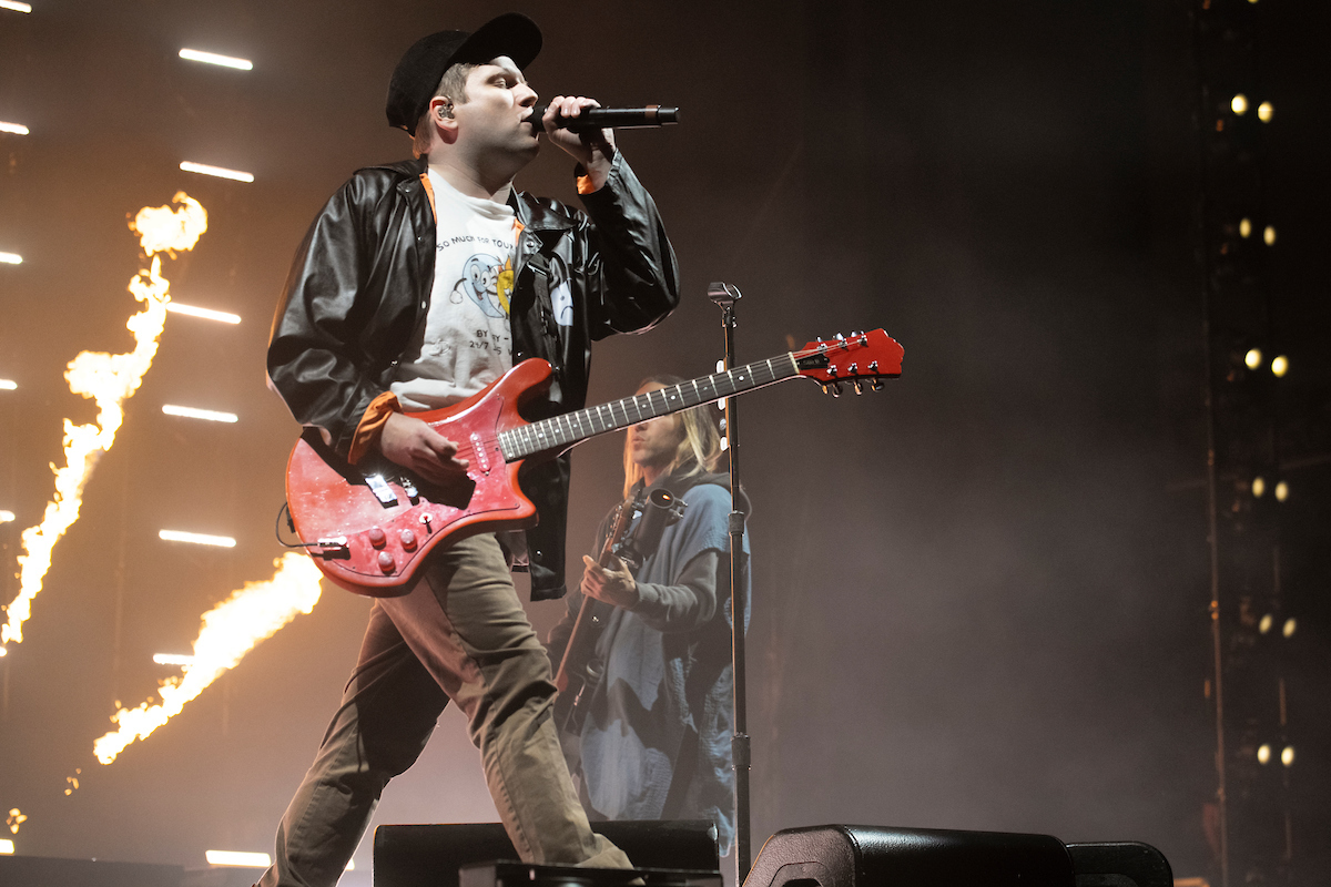 Review: Fall Out Boy’s Electrifying Homecoming at Chicago’s Wrigley ...