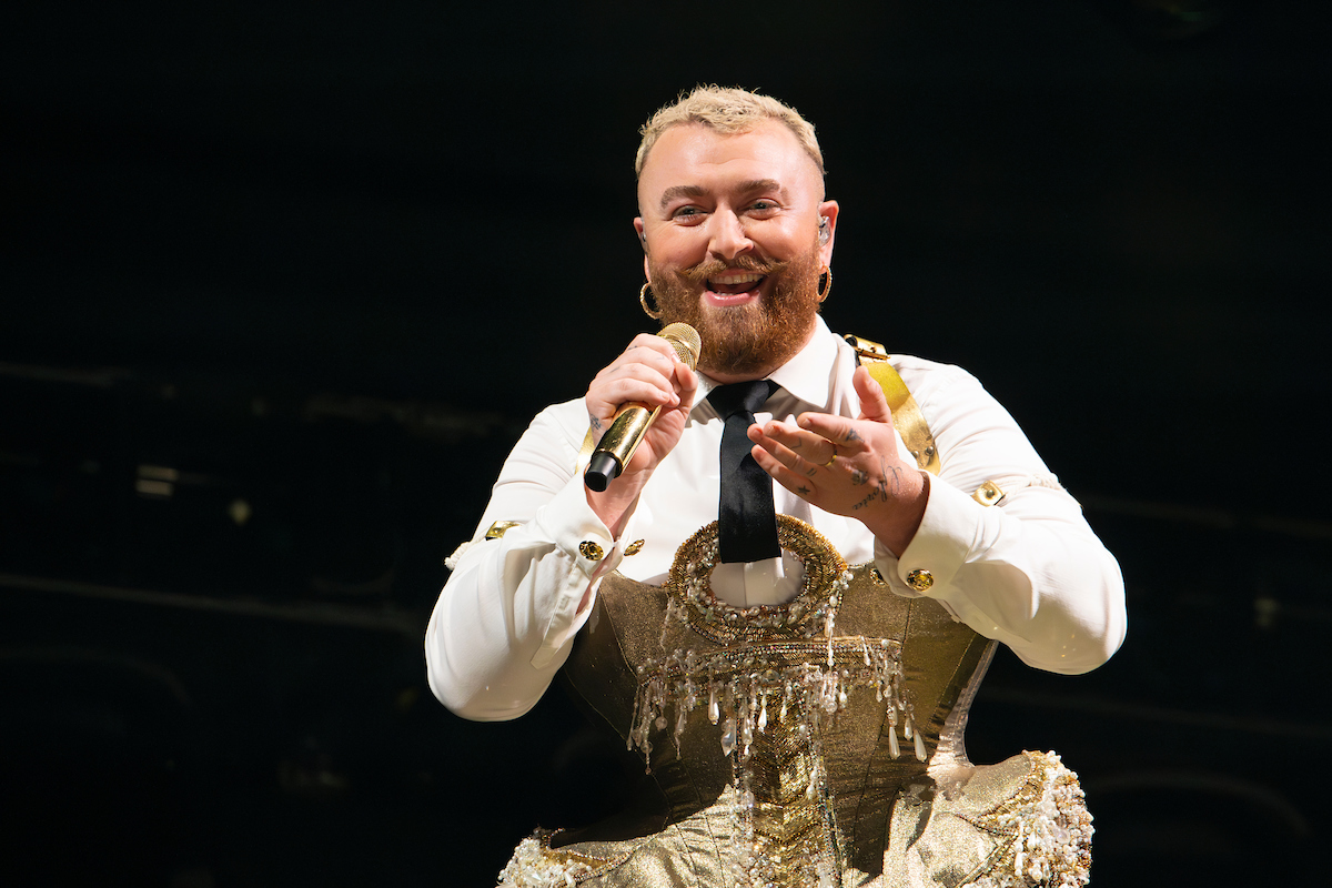 Photos: Sam Smith Brings “Gloria The Tour” to Chicago’s United Center ...