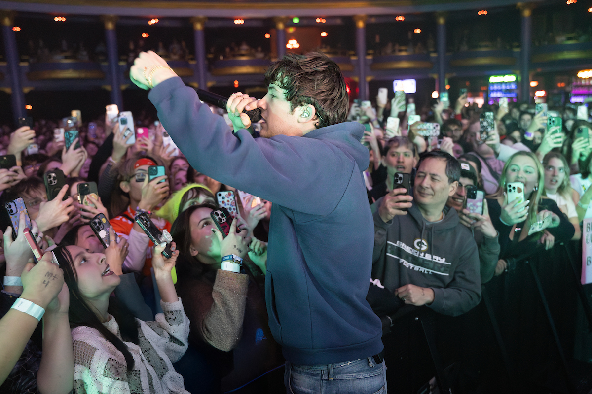 Photos: Wallows Bring “Model & More” Tour to Life at The Rave’s Eagles ...